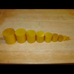 File:Knobless Cylinders yellow.JPG - Montessori Album