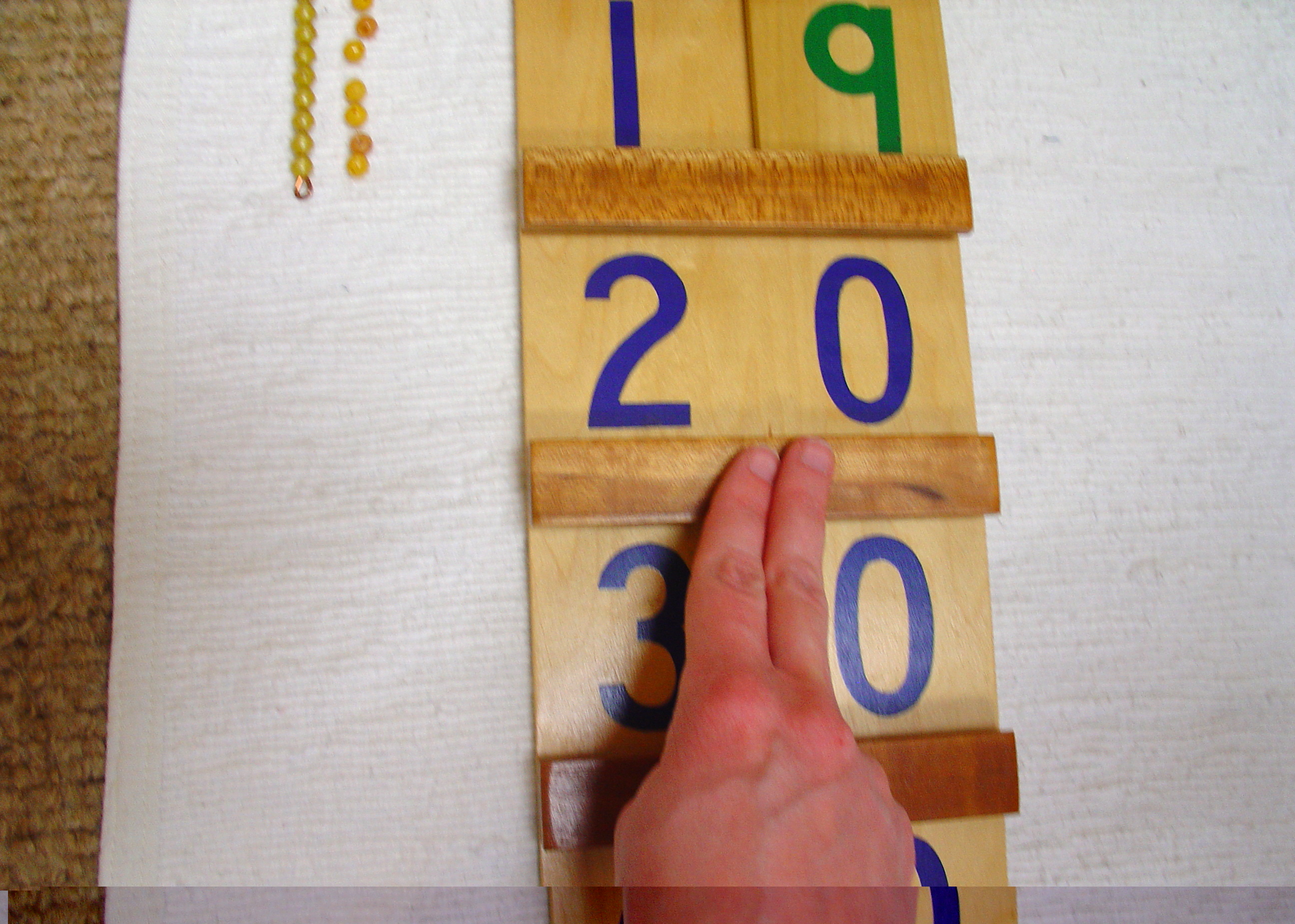 File:Tens Board with Beads 11.JPG - Montessori Album
