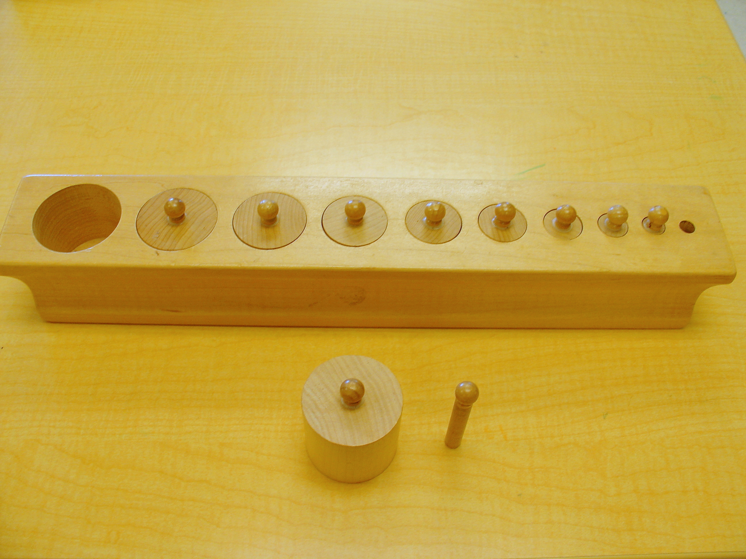 File:Knobbed Cylinders.JPG - Montessori Album