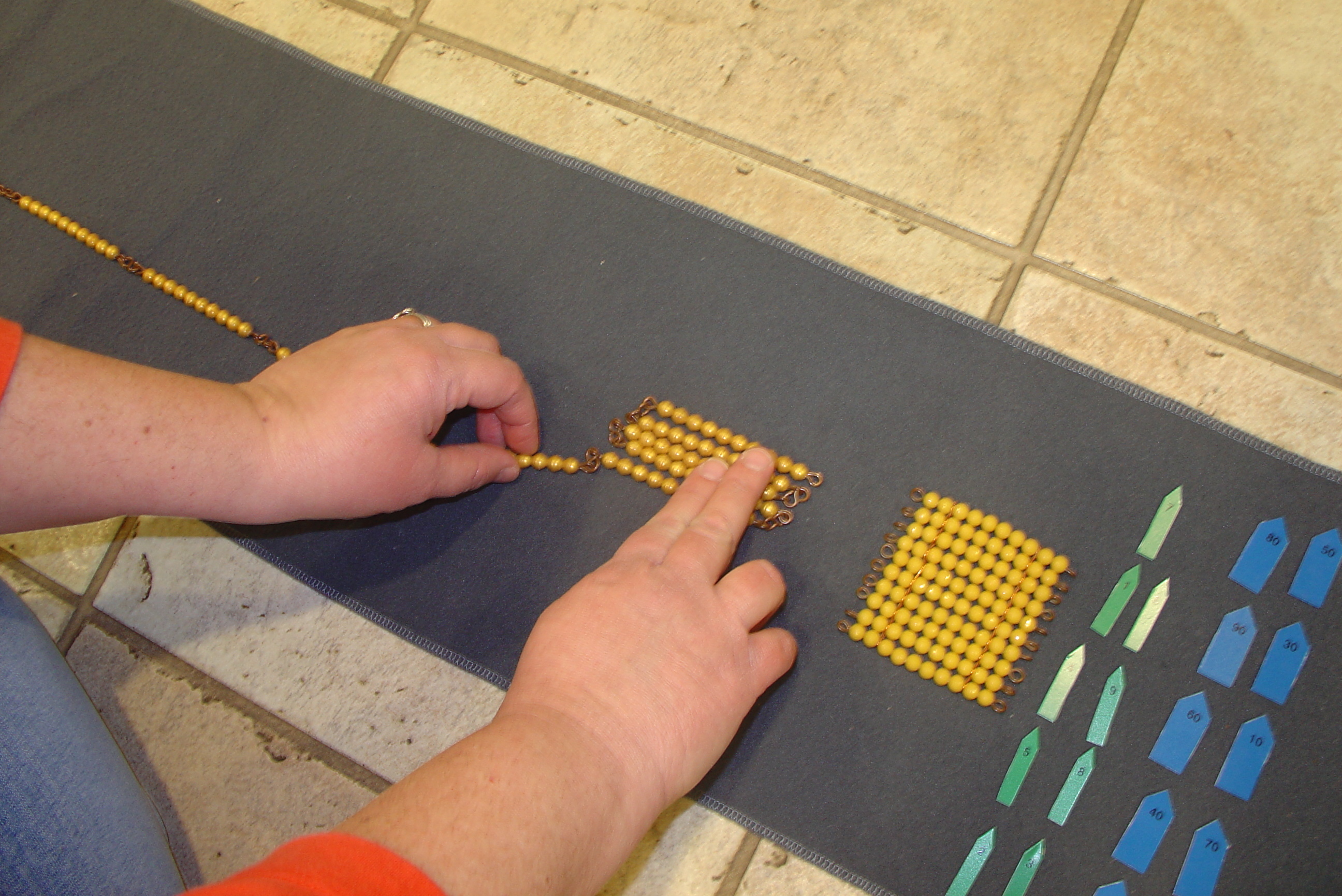 File:Hundred Chain 4.JPG - Montessori Album