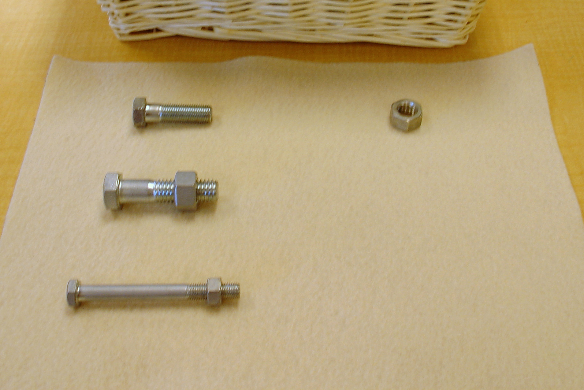 File:Bolts and nuts 4.JPG - Montessori Album