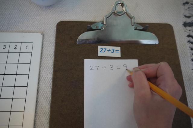 File:Division Finger Chart 7.JPG - Montessori Album