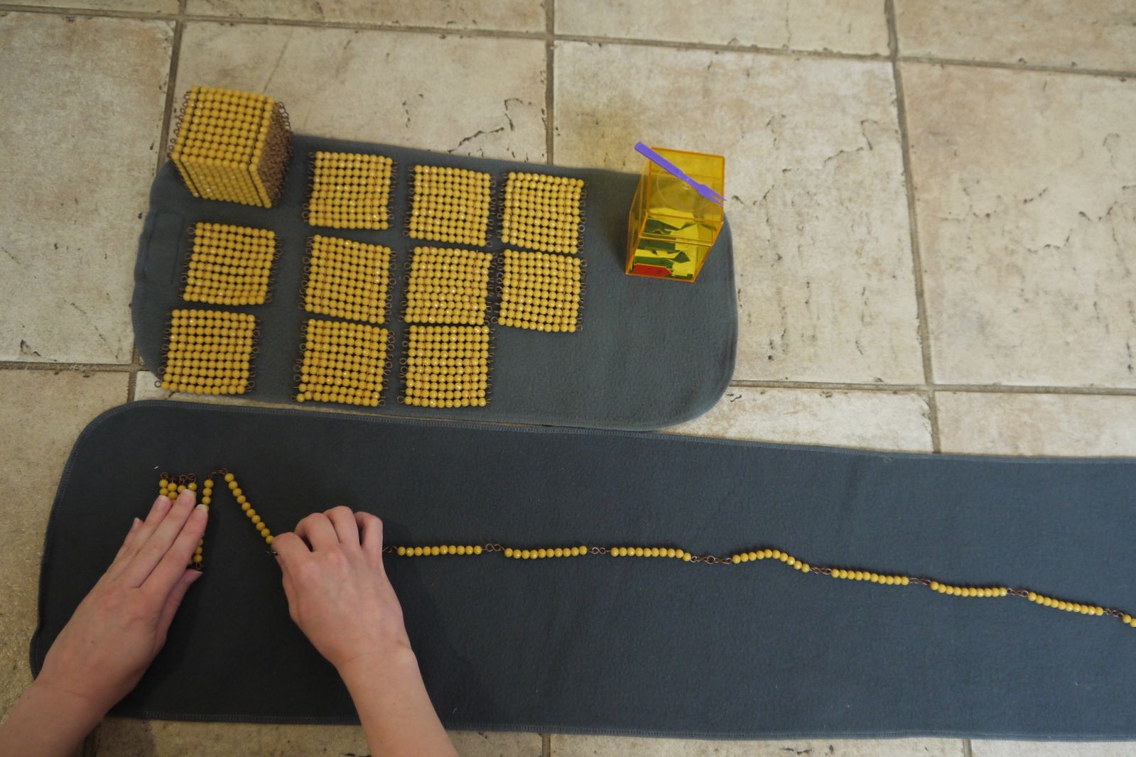 File:Thousand Chain 5.JPG - Montessori Album